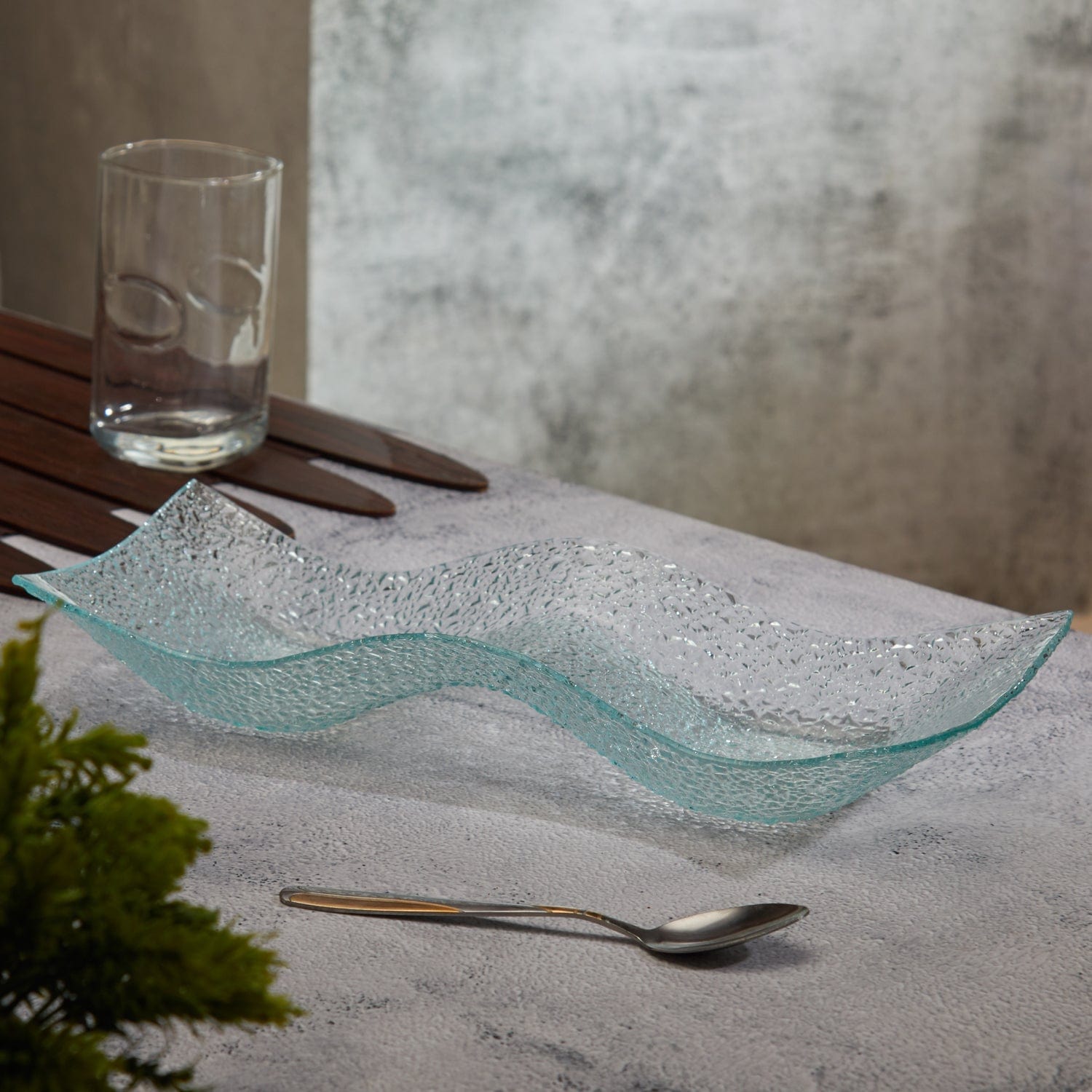 Elegant Glass Platters for Stylish Serving | Versatile and Chic Tableware